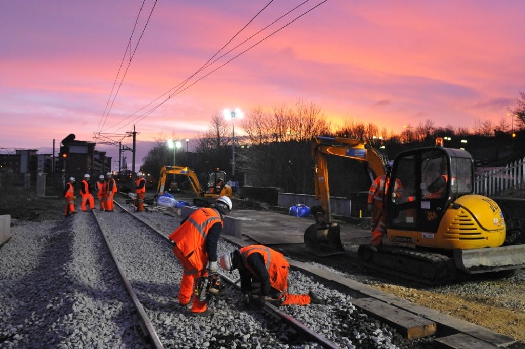 First rail bridge replacement carried out in under eight hours and ...