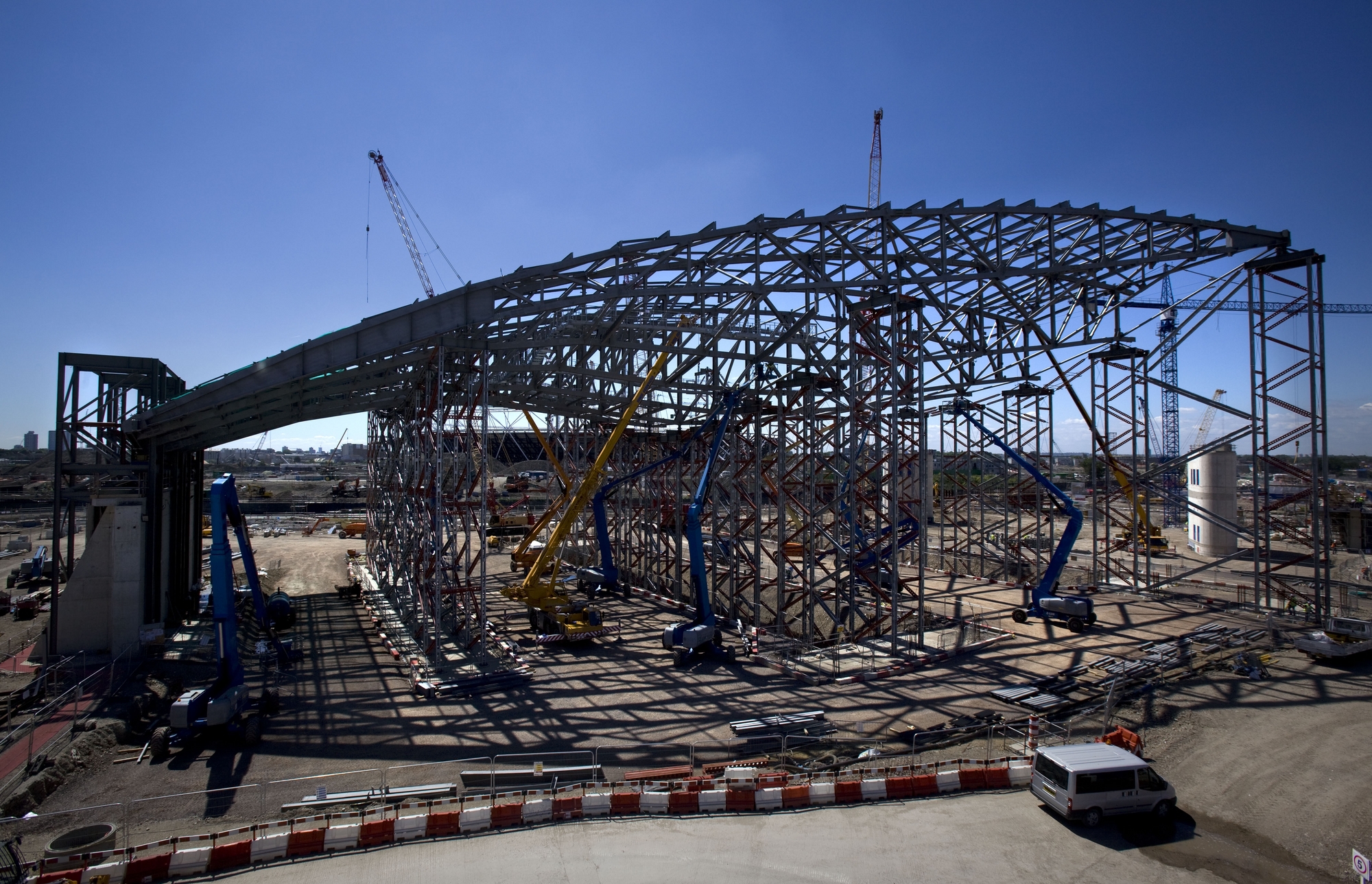 London 2012 aquatics roof reaches halfway point | New Civil Engineer
