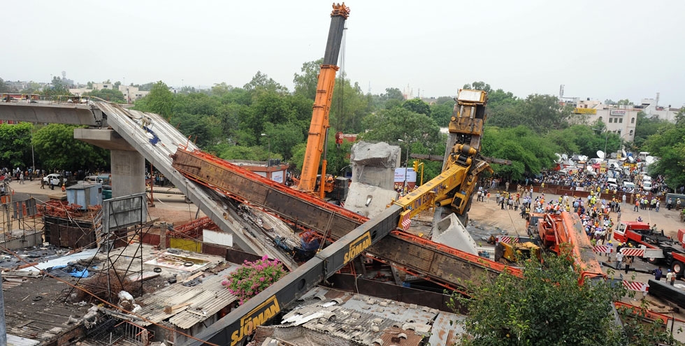 Delhi Metro suffers two crane collapses in two days | New Civil Engineer