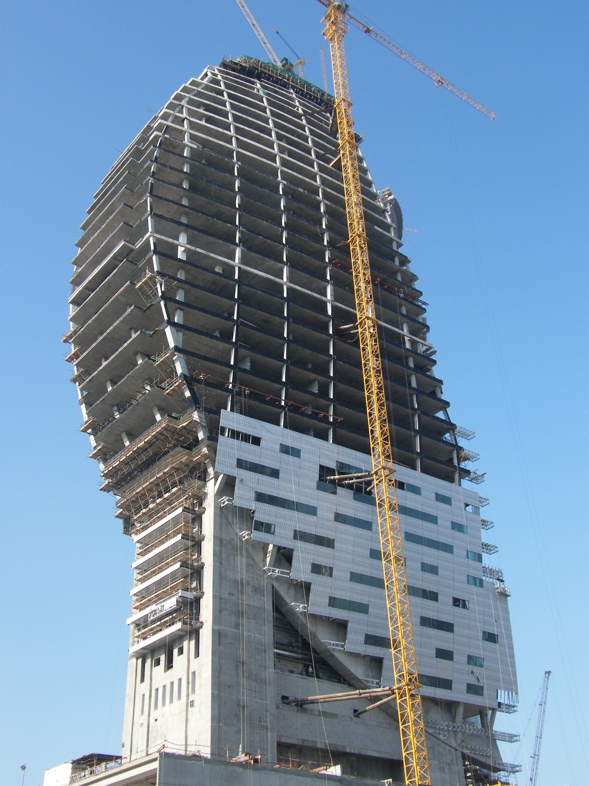 Atkins tower tops out | New Civil Engineer
