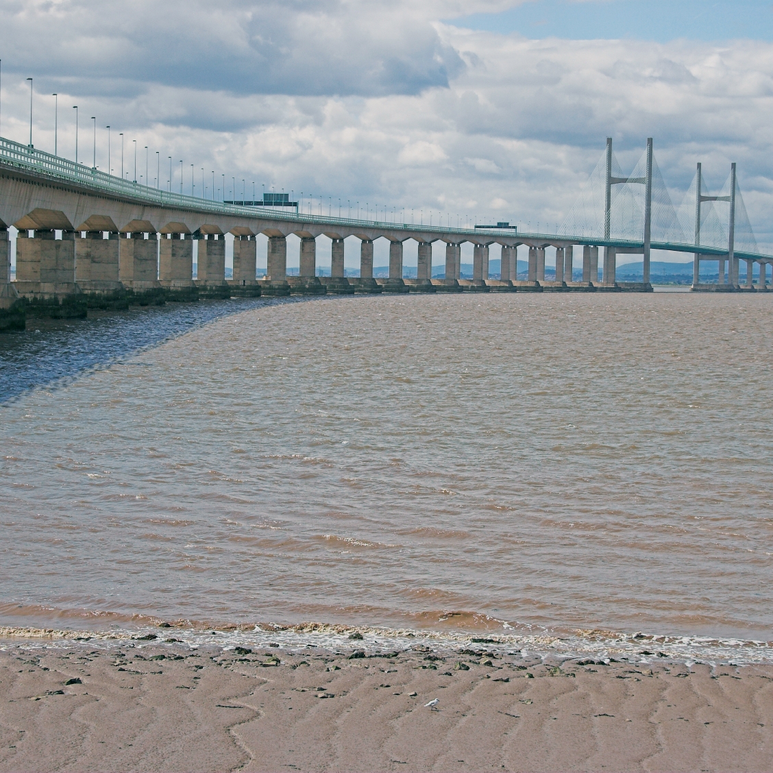 Falling icicles force Severn bridge closures | New Civil Engineer