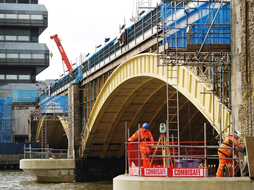 Additional Blackfriars rib arches installed | New Civil Engineer