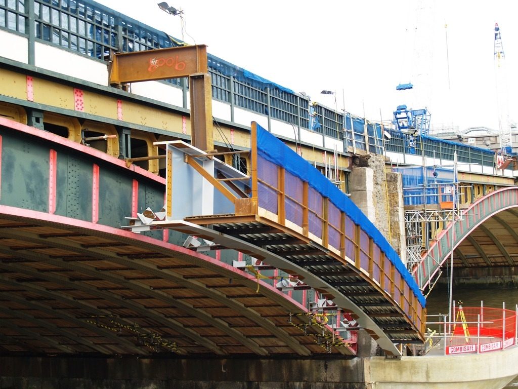 Additional Blackfriars rib arches installed | New Civil Engineer