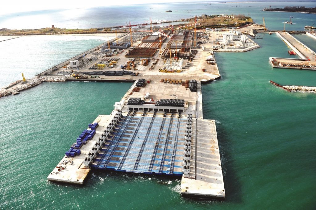 Italy's prime minister to accelerate building Mose flood defence ...