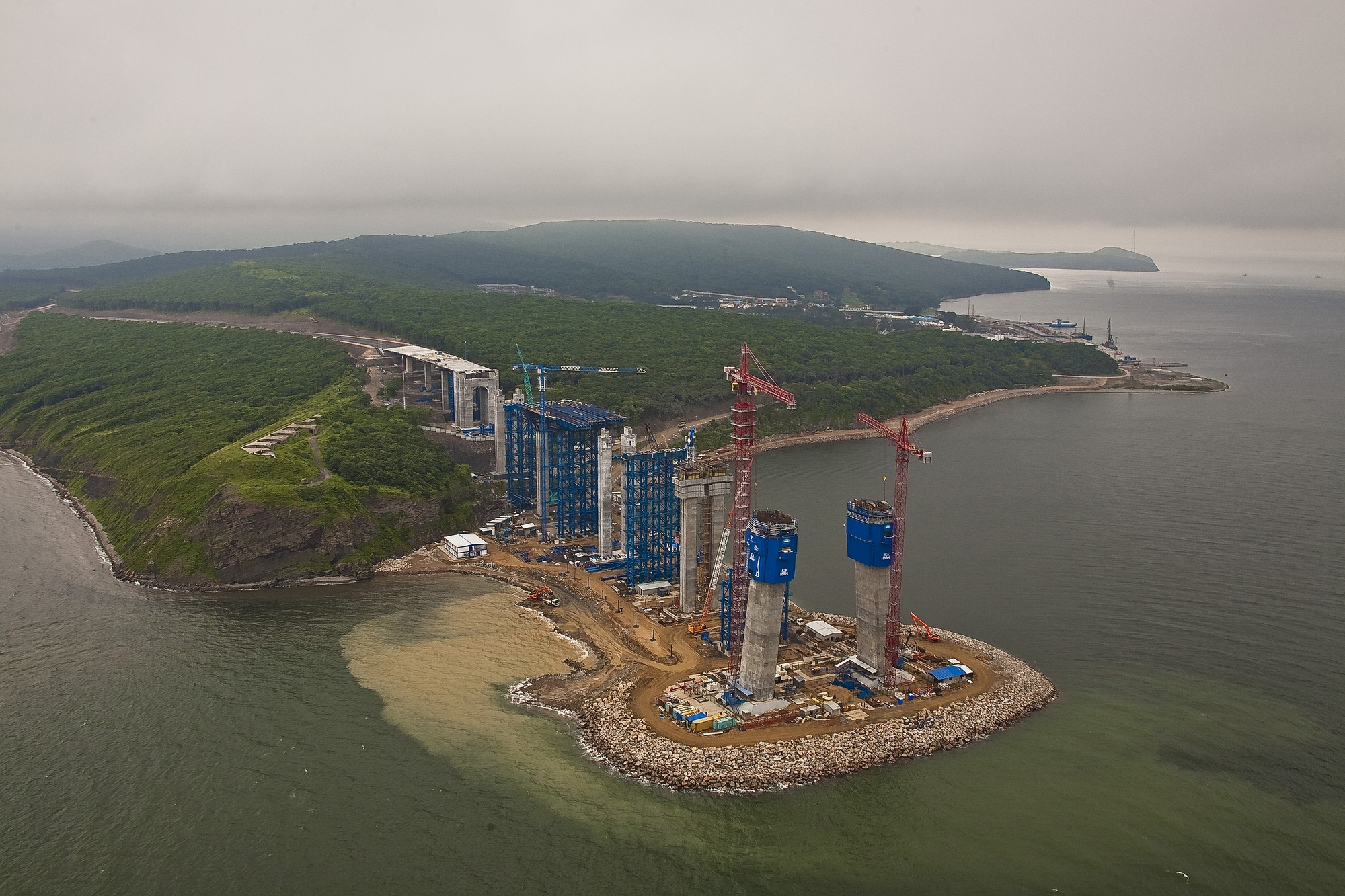 Harsco formwork aids Russky Island bridge build | New Civil Engineer