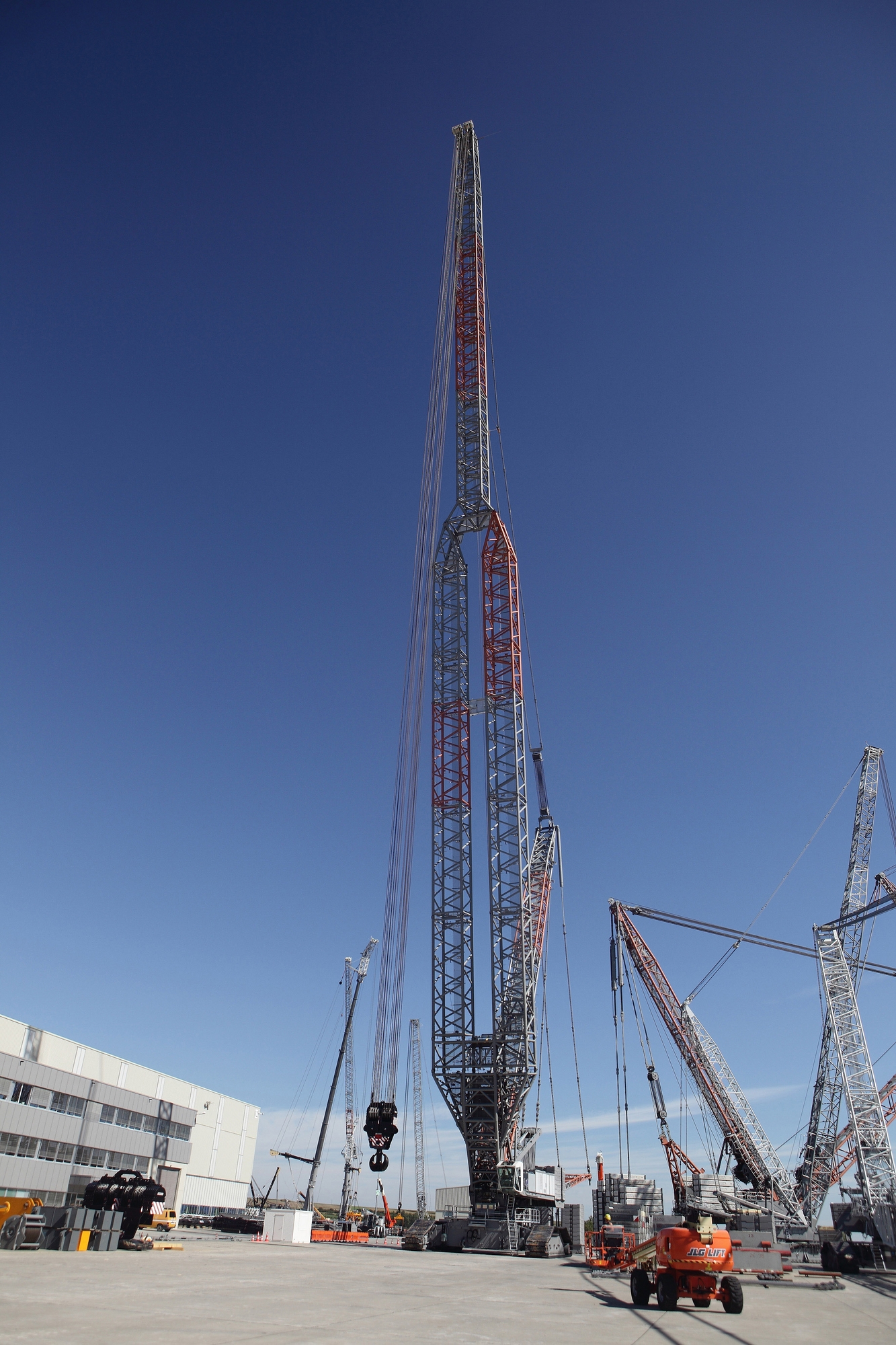 Liebherr adds power boom to crawler crane | New Civil Engineer