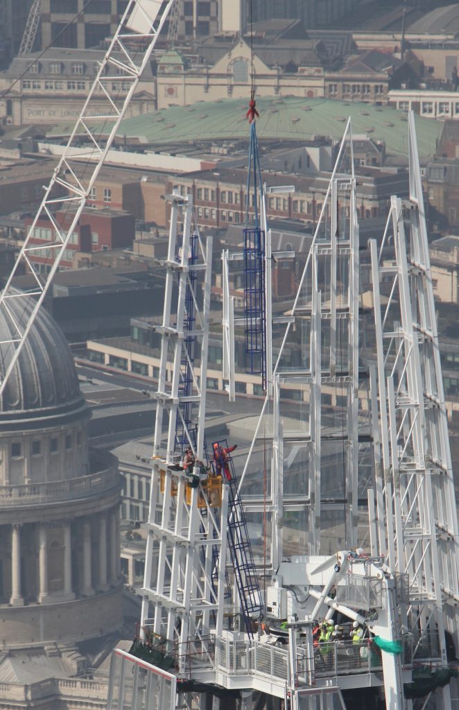 Final section of steel lifted into place on London's Shard | New Civil ...