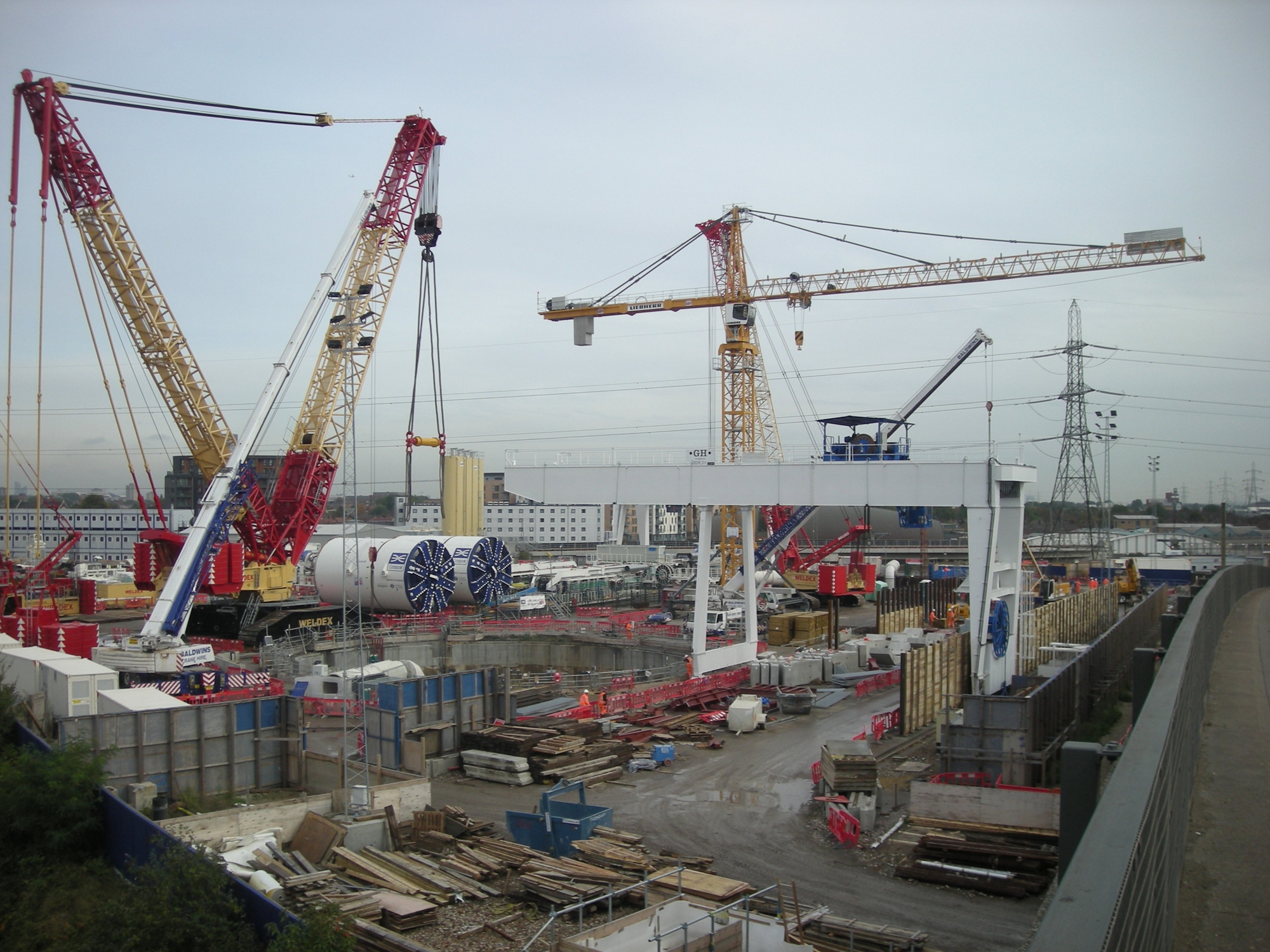 Crossrail: Eastern running tunnel TBMs lowered into Limmo shafts | New ...