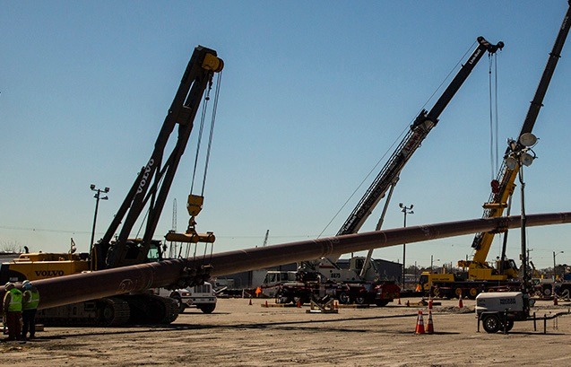 Volvo shows off specialist pipelaying kit on US job | New Civil Engineer