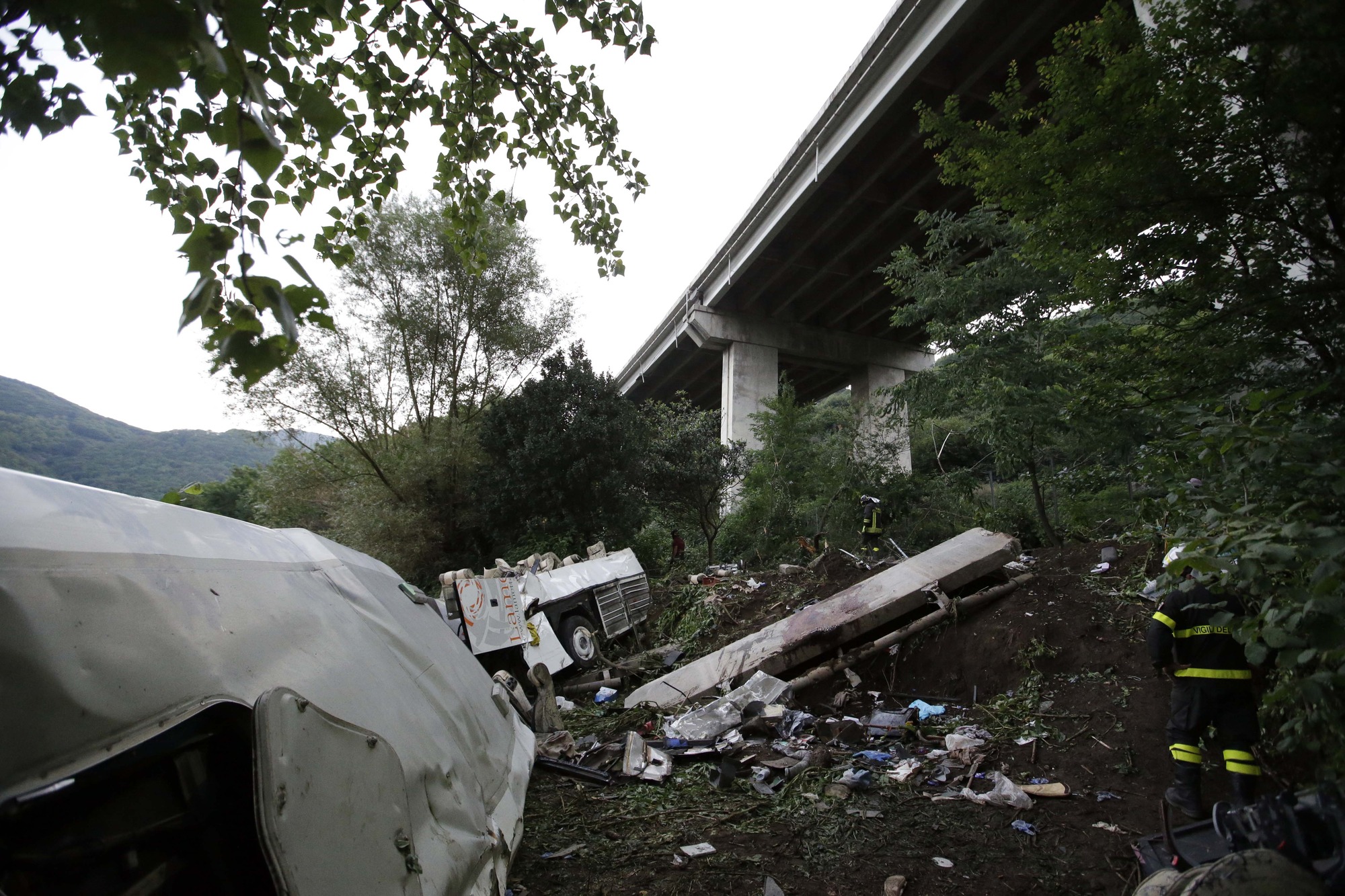 Viaduct parapets probed in fatal Italian coach crash | New Civil Engineer