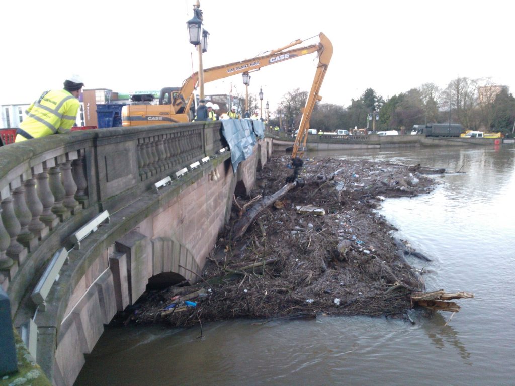 The Gallery | Flood debris cleared from Worcester Bridge | New Civil ...