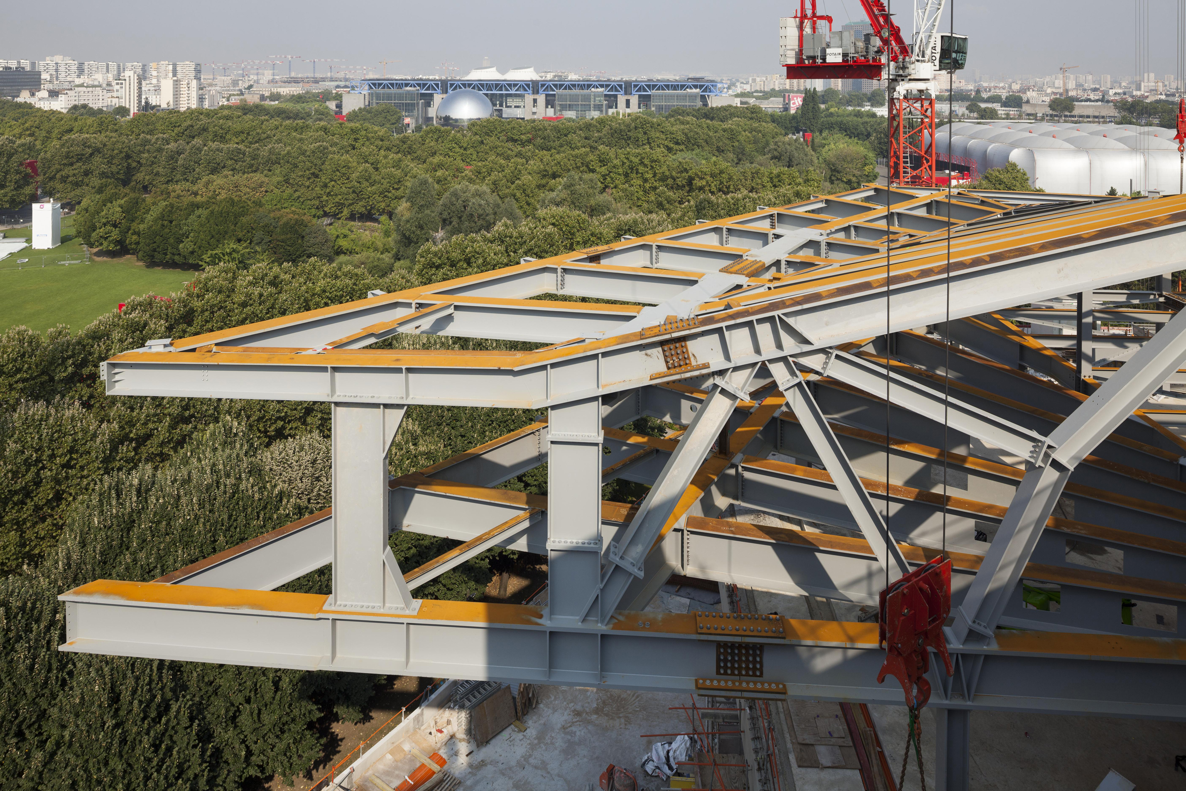 The Gallery | Steelwork installed on controversial Paris Philharmonic ...