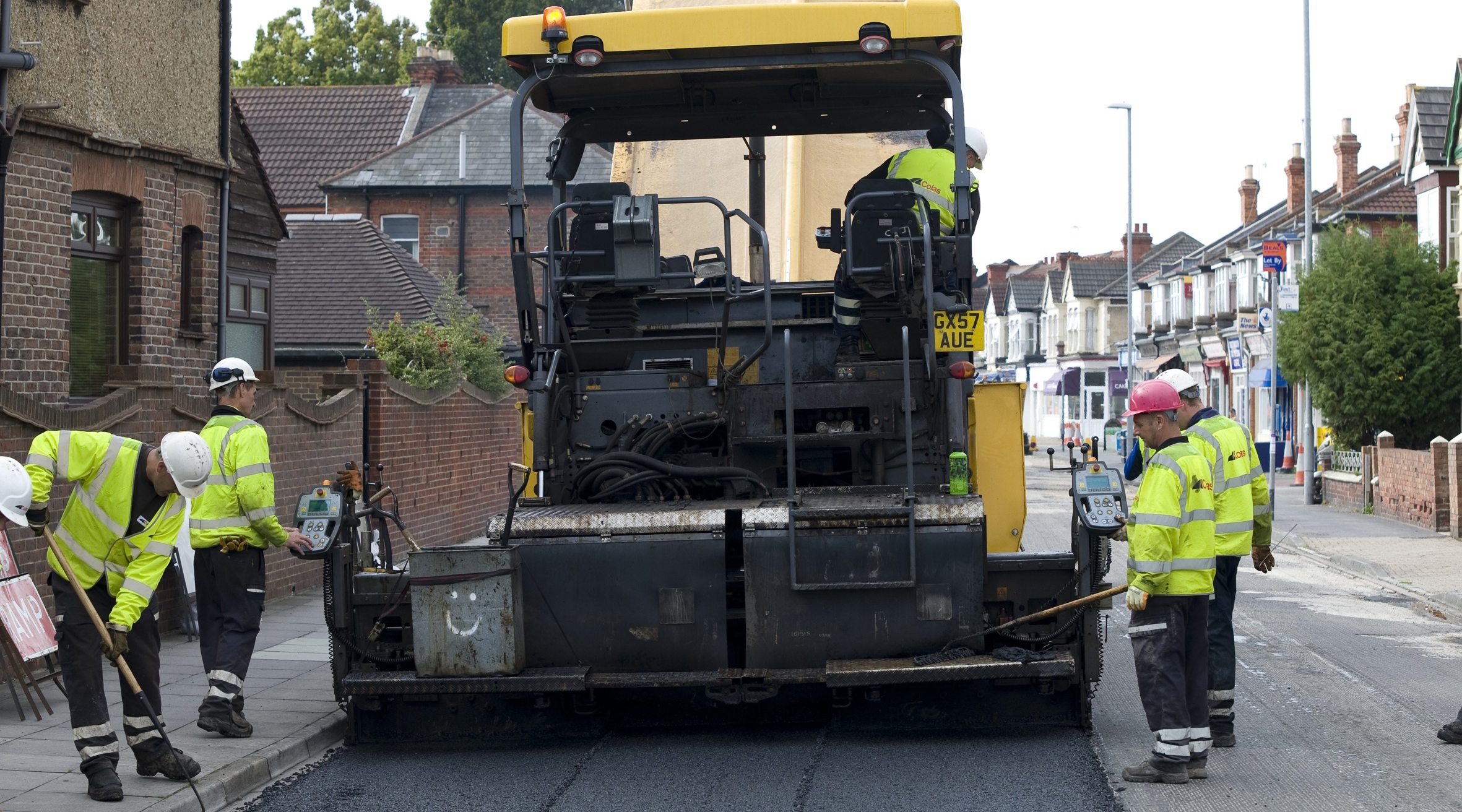 Emissions-reducing asphalt under development in France | New Civil Engineer