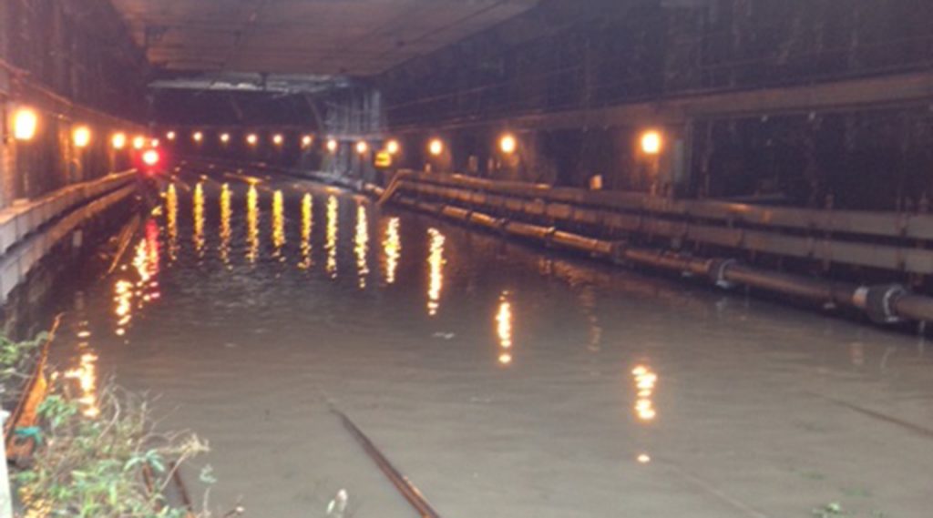 Engineers tackle flooded London rail tunnel | New Civil Engineer