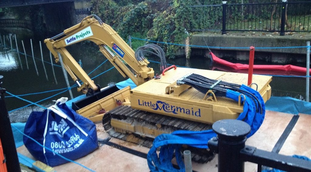 Underwater remote control excavator helps Osborne on river project ...