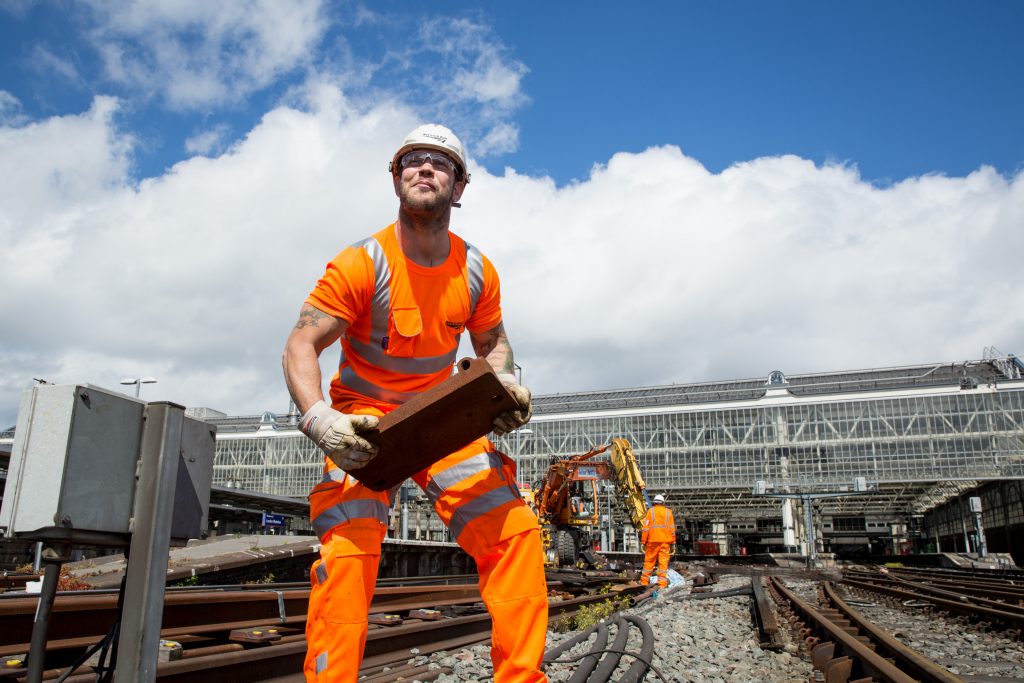 The Gallery and Video | Points renewal at Waterloo Station | New Civil ...