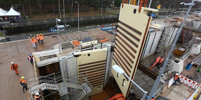 The Gallery | 'World's largest' fibre reinforced polymer lock gates ...