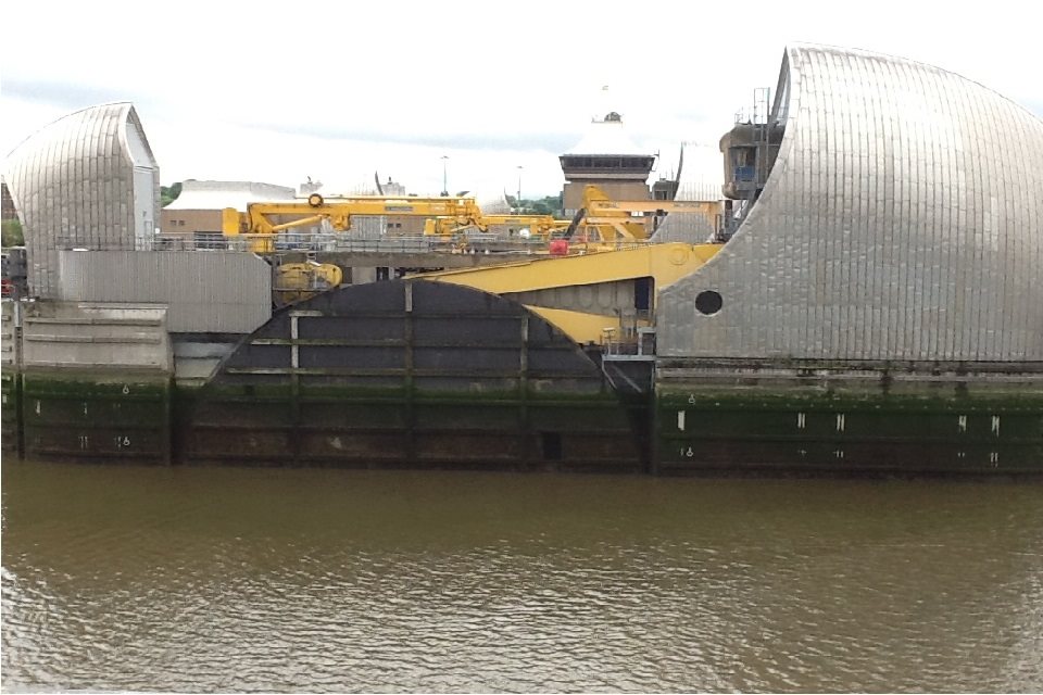 Thames tidal barrier closes for storm Eleanor | New Civil Engineer