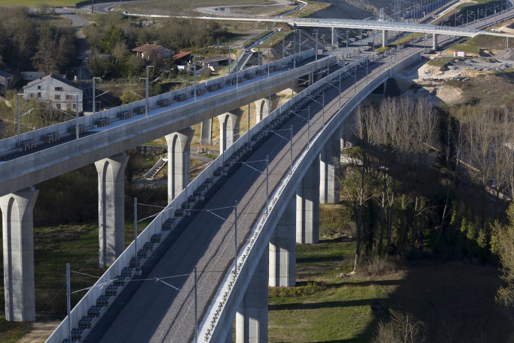 HS2 to use French overhead line technology | New Civil Engineer