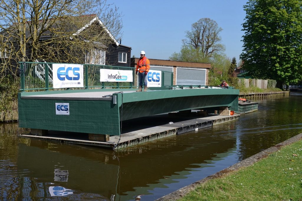 The Gallery | New FRP bridge installed over River Thames | New Civil ...