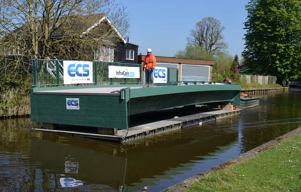 The Gallery | New FRP bridge installed over River Thames | New Civil ...