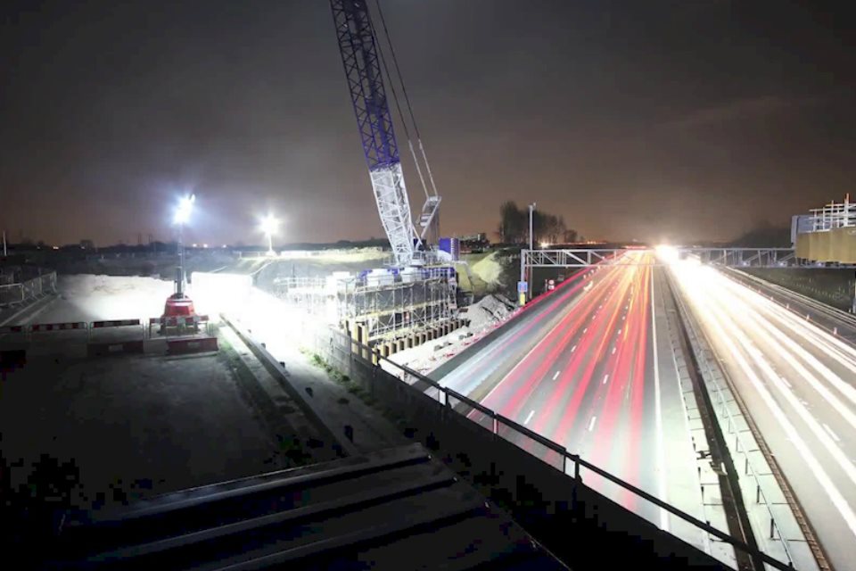 Video | Giant steel beams installed over M1 | New Civil Engineer
