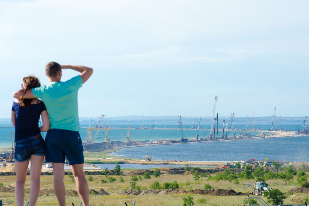 Bridge brilliance | Russia's race to connect Crimea to the motherland