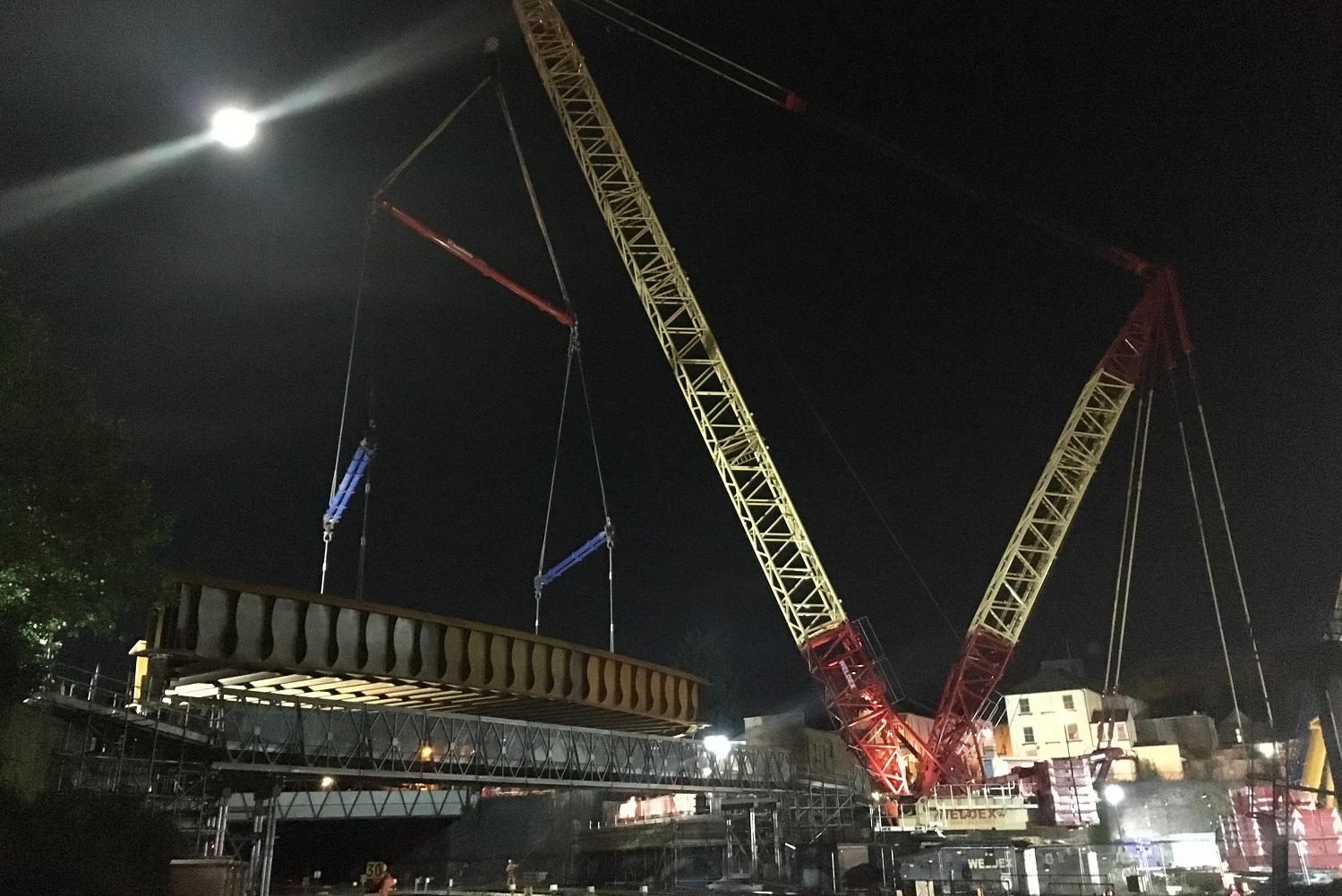 Video | 600t crane installs rail bridge | New Civil Engineer