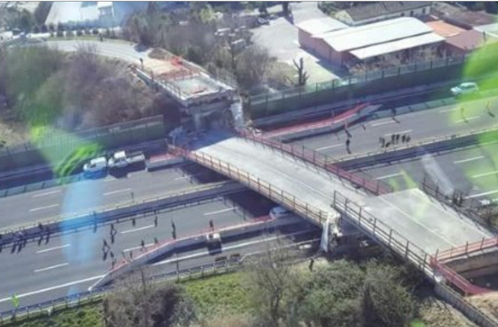 Bridge collapses over motorway in Italy | New Civil Engineer