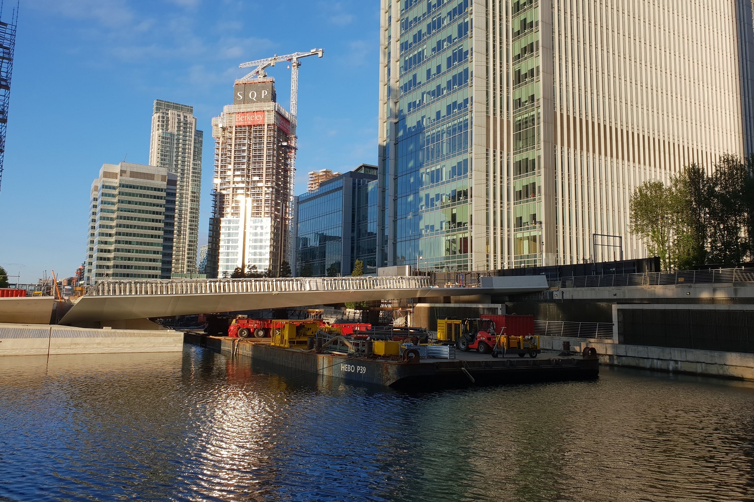 Gallery | Deck of moveable London bridge installed | New Civil Engineer