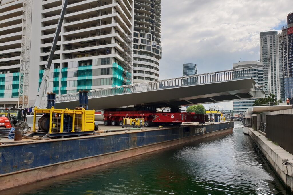 Gallery | Deck of moveable London bridge installed | New Civil Engineer