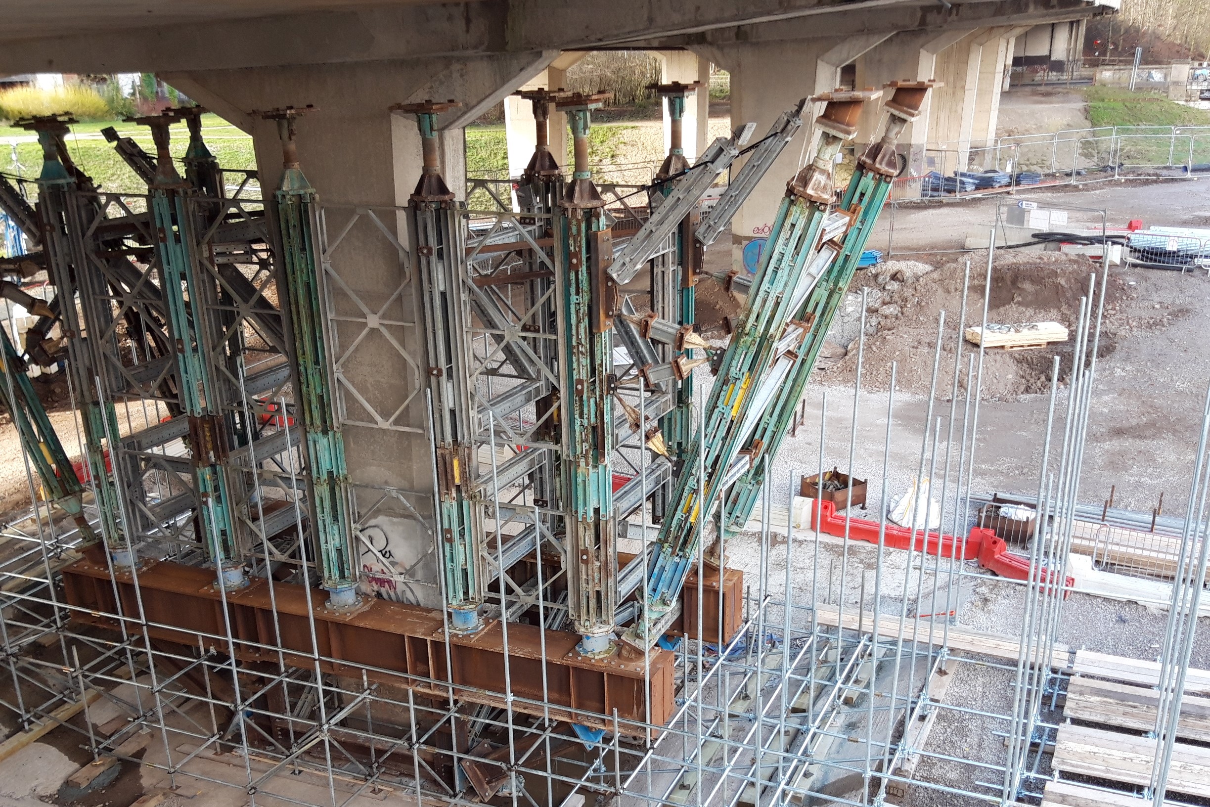 Disruption minimised by 5mm lift of hefty M60 bridge deck | New Civil ...