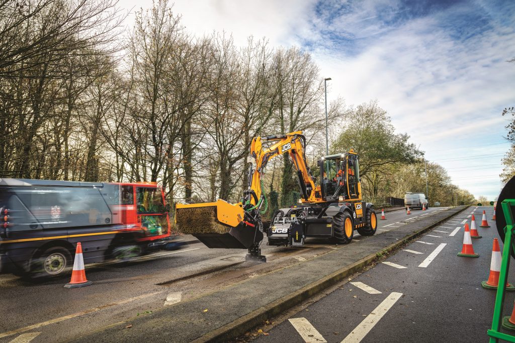 JCB targets ‘nation’s scourge’ with pothole repair innovation | New ...