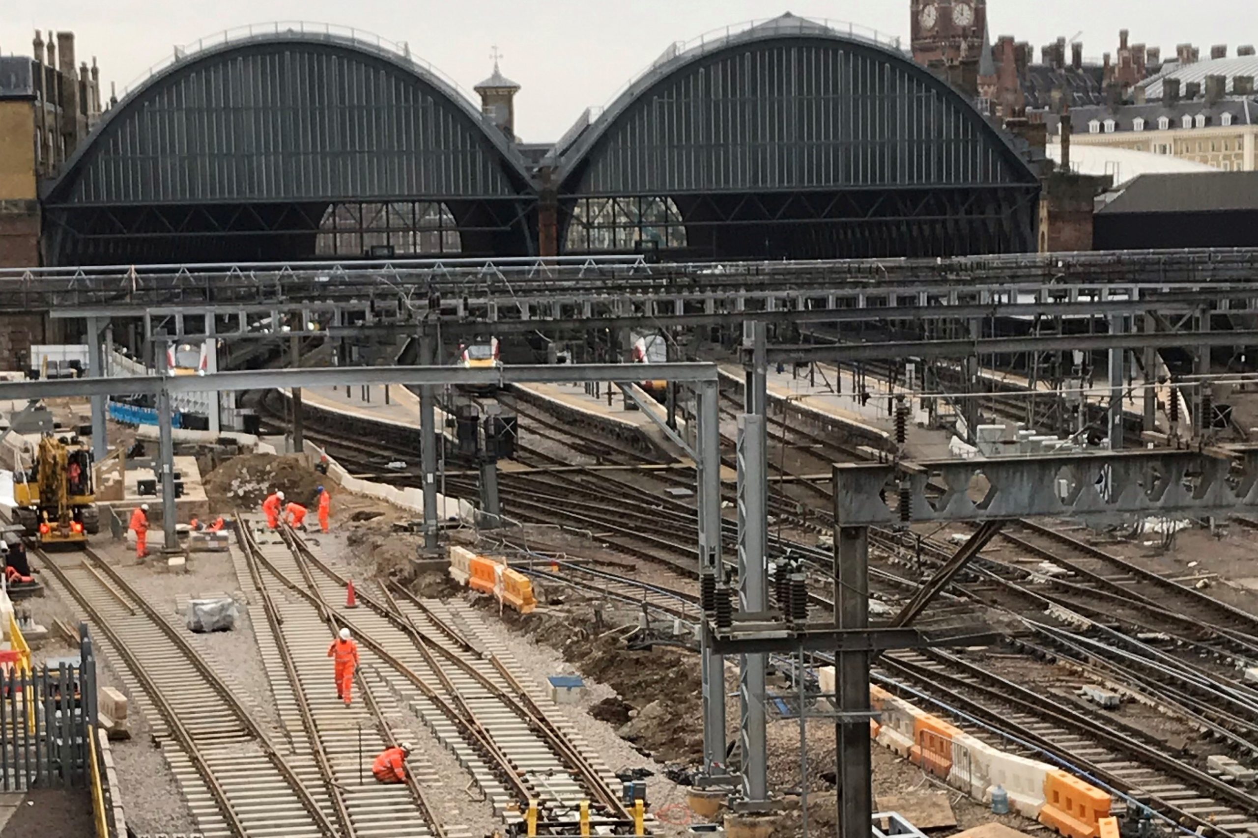 Engineers begin ‘untangling’ Kings Cross tracks as part of £1.2bn rail ...