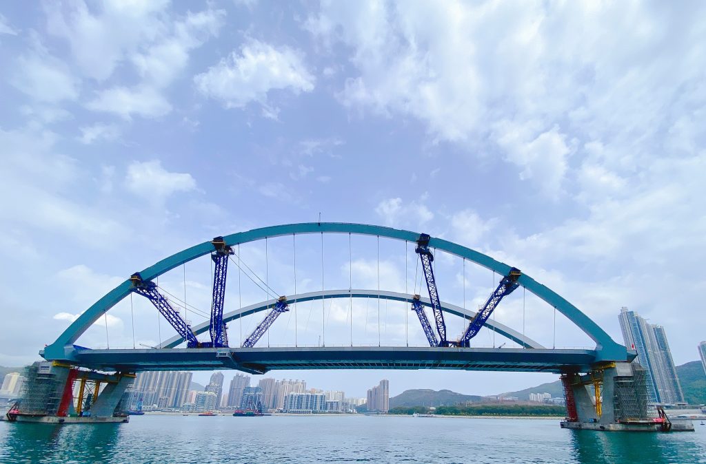 Centrepiece of 1.8km Hong Kong bridge ‘floated’ into place | New Civil ...