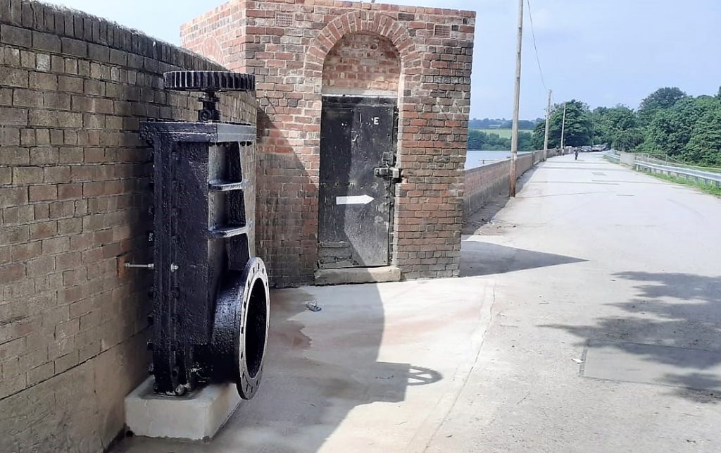 Underwater robot backed to 'revolutionise' reservoir maintenance | New ...