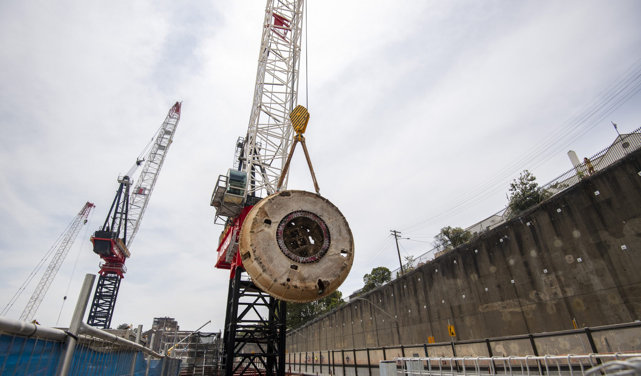 Future of Tunnelling | Innovative crane use aids Sydney TBM removal ...