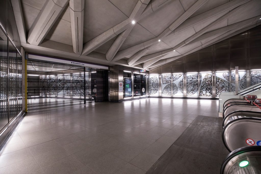 Crossrail | What’s behind the curtain at Farringdon station? | New ...