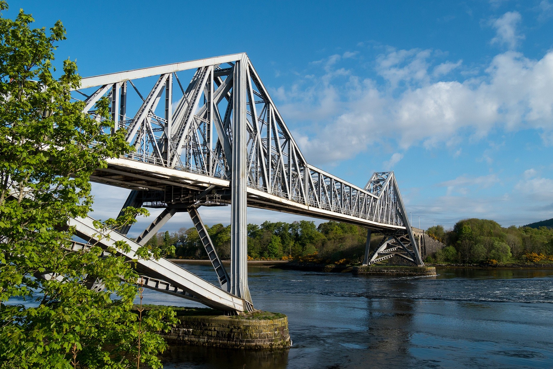 Unique temporary walkway to be installed on historic Scots bridge ...