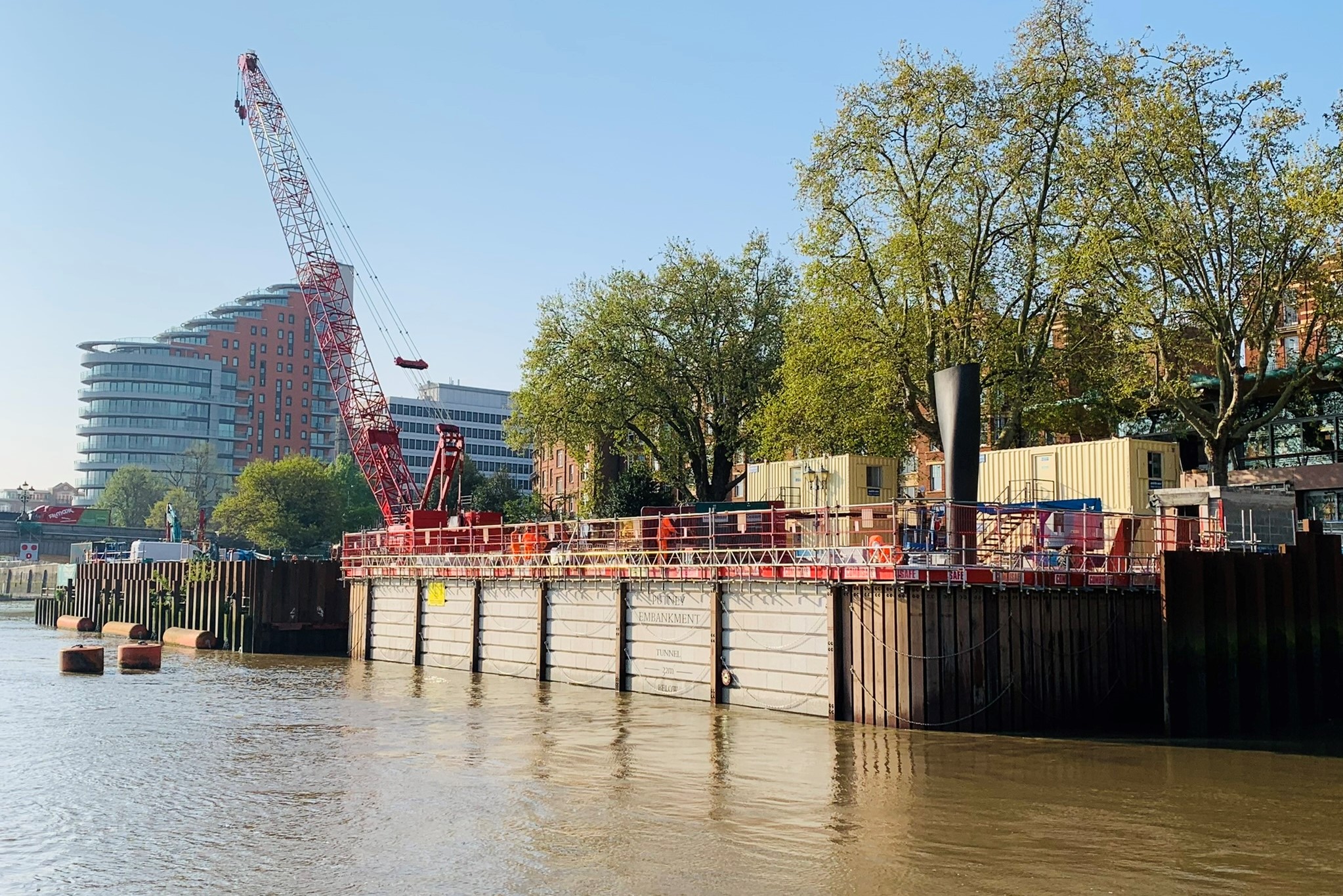 Tideway | First riverside ventilation column installed along Putney ...