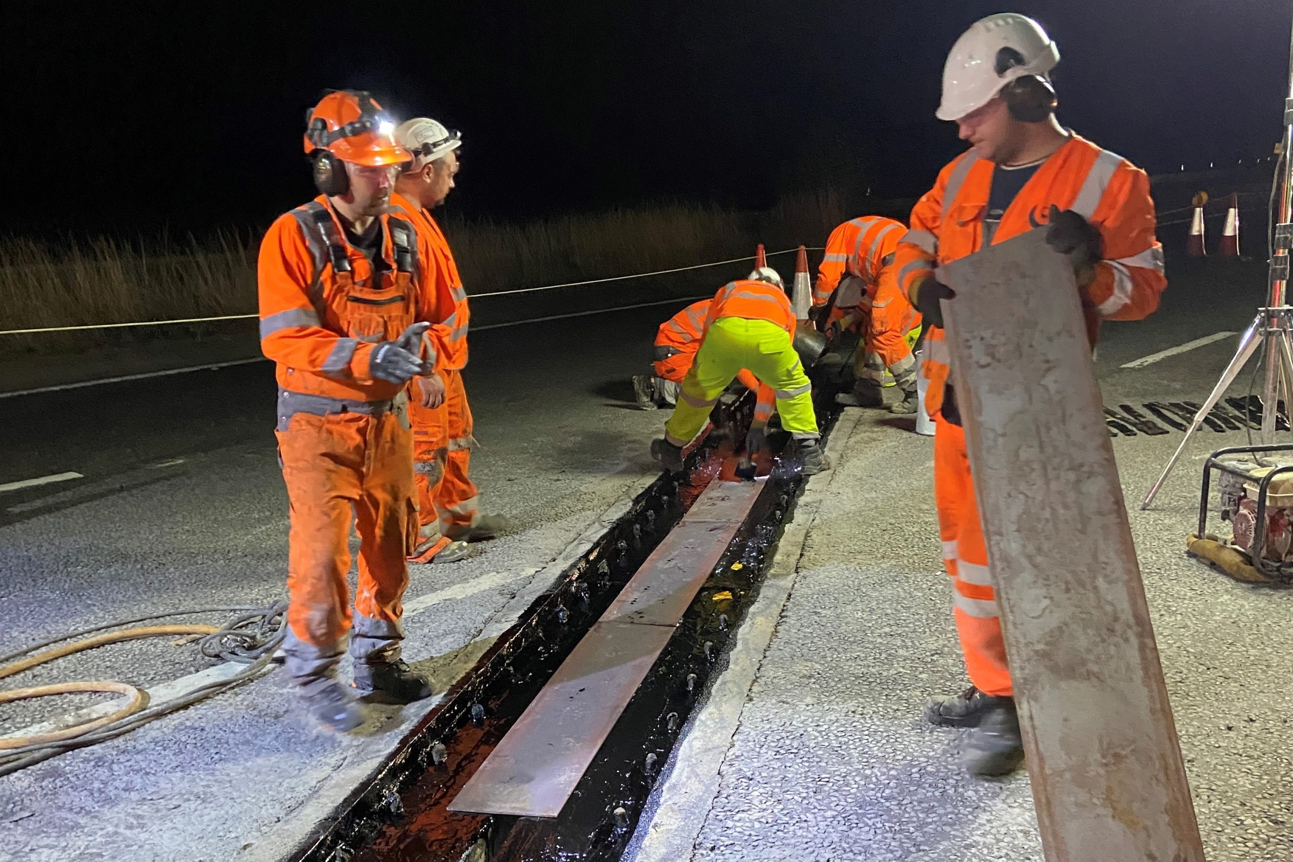Kier carries out emergency repairs to M3 bridge | New Civil Engineer
