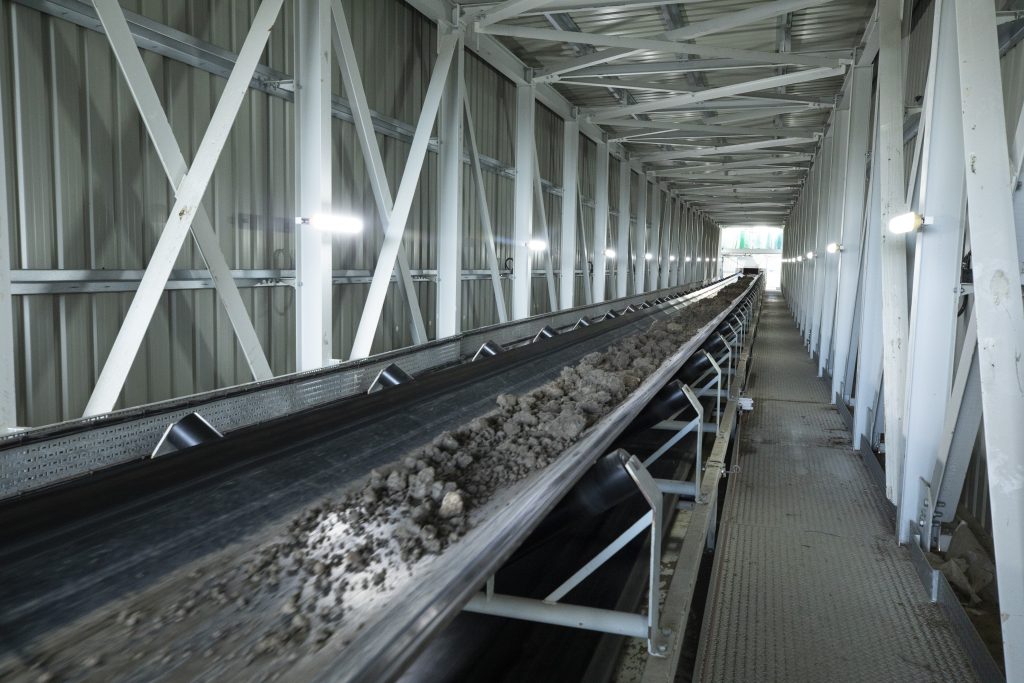 HS2 spoil conveyor network begins operation at Old Oak Common | New ...