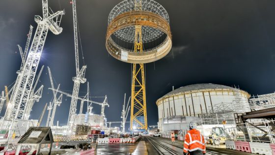 World's largest crane completes third lift at Hinkley Point C | New ...
