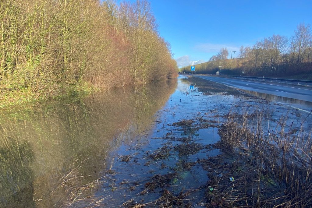 Flooding causes extended closure of three lanes of A303 in Wiltshire ...