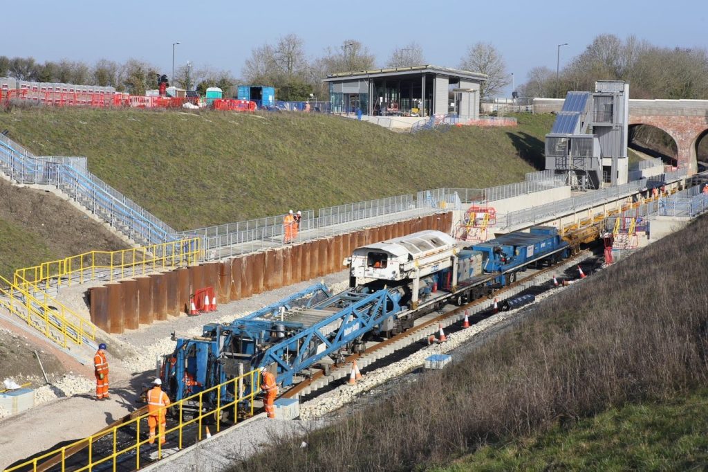 East West Rail | Track laying between Bicester and Bletchley passes halfway point | New Civil ...