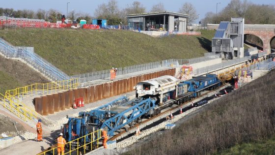 East West Rail | Track laying between Bicester and Bletchley passes halfway point | New Civil ...