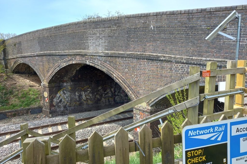 Bridge row resolution clears way for Midland Main Line electrification ...