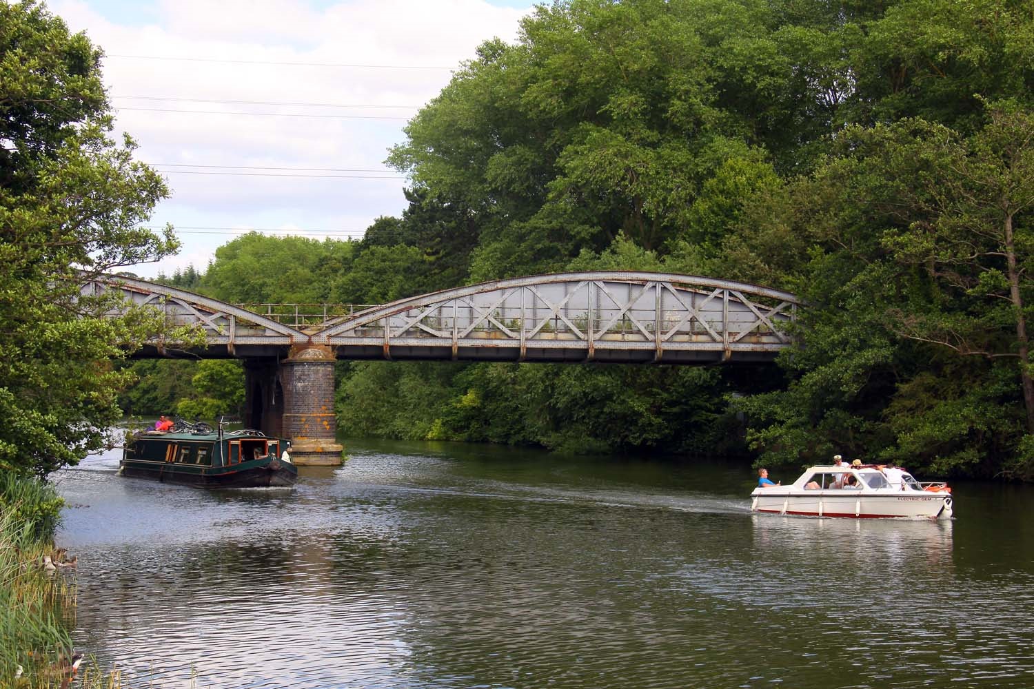 Nuneham Viaduct ‘safety concerns’ lead to Oxfordshire rail line closure ...