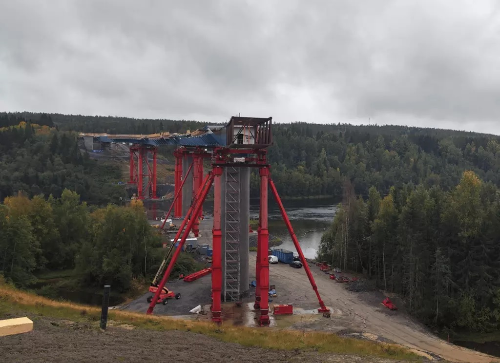 How a collapsed bridge in Sweden was salvaged through innovative ...