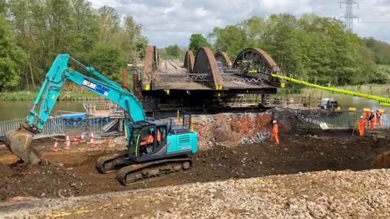 Engineers jack up Nuneham Viaduct and remove abutment | New Civil Engineer
